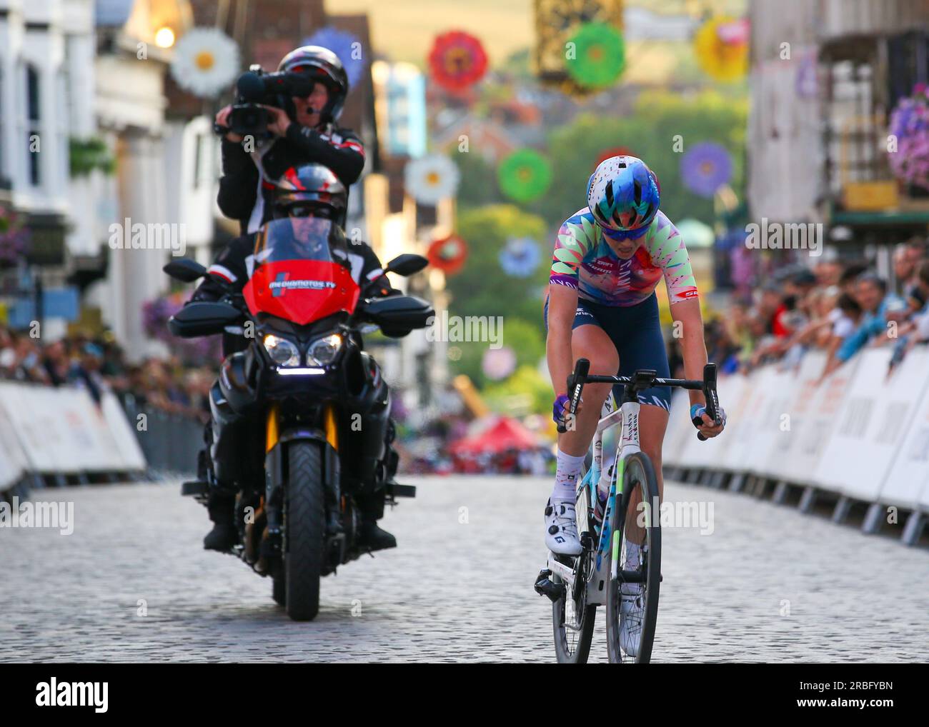 Alex Morrice (Canyon SRAM) riding solo in the closing laps of Parcours ...