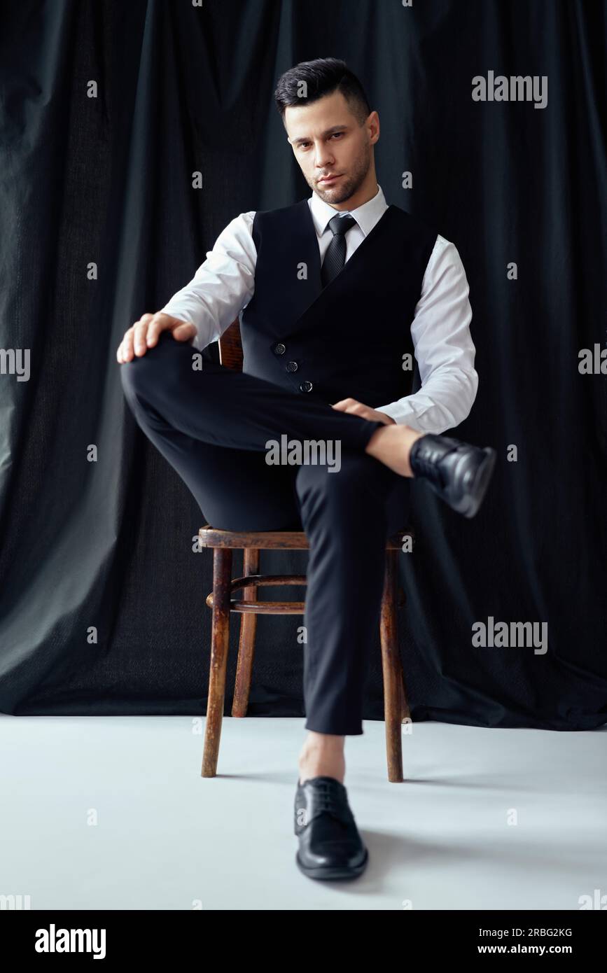 Handsome man in elegant style hi-res stock photography and images - Alamy