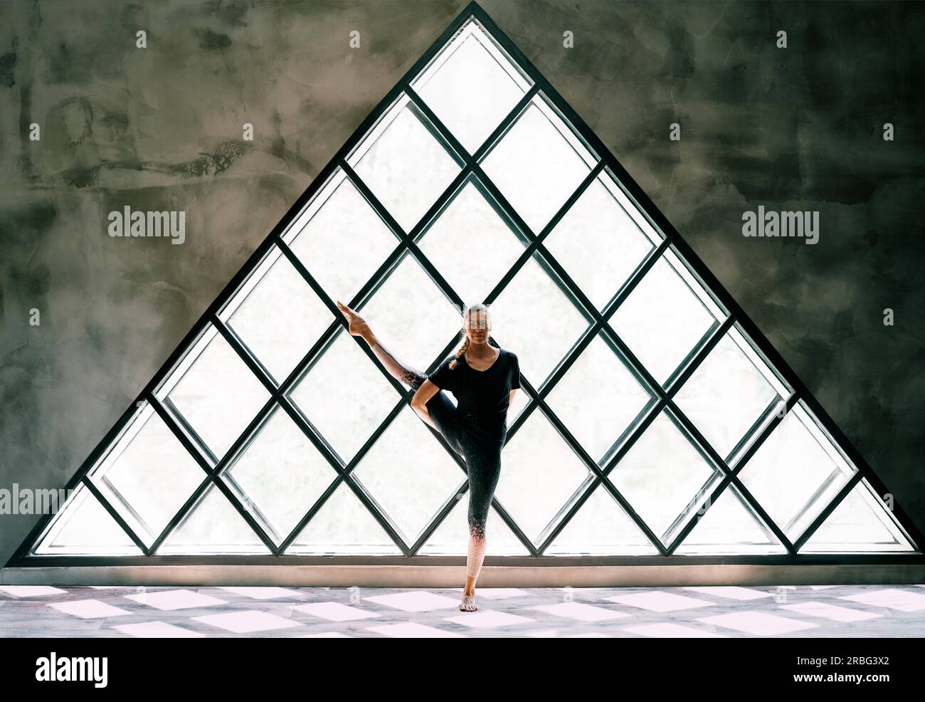 Toe triangular hi-res stock photography and images - Alamy