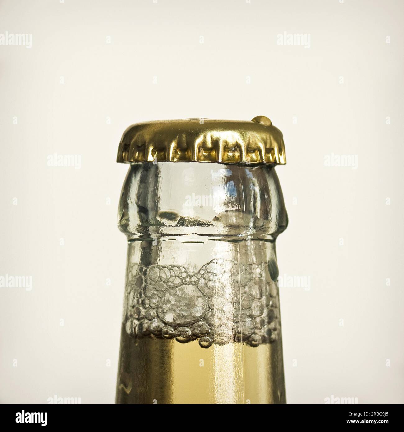 Macro Bottle Neck Crown Cork Stock Photo - Alamy