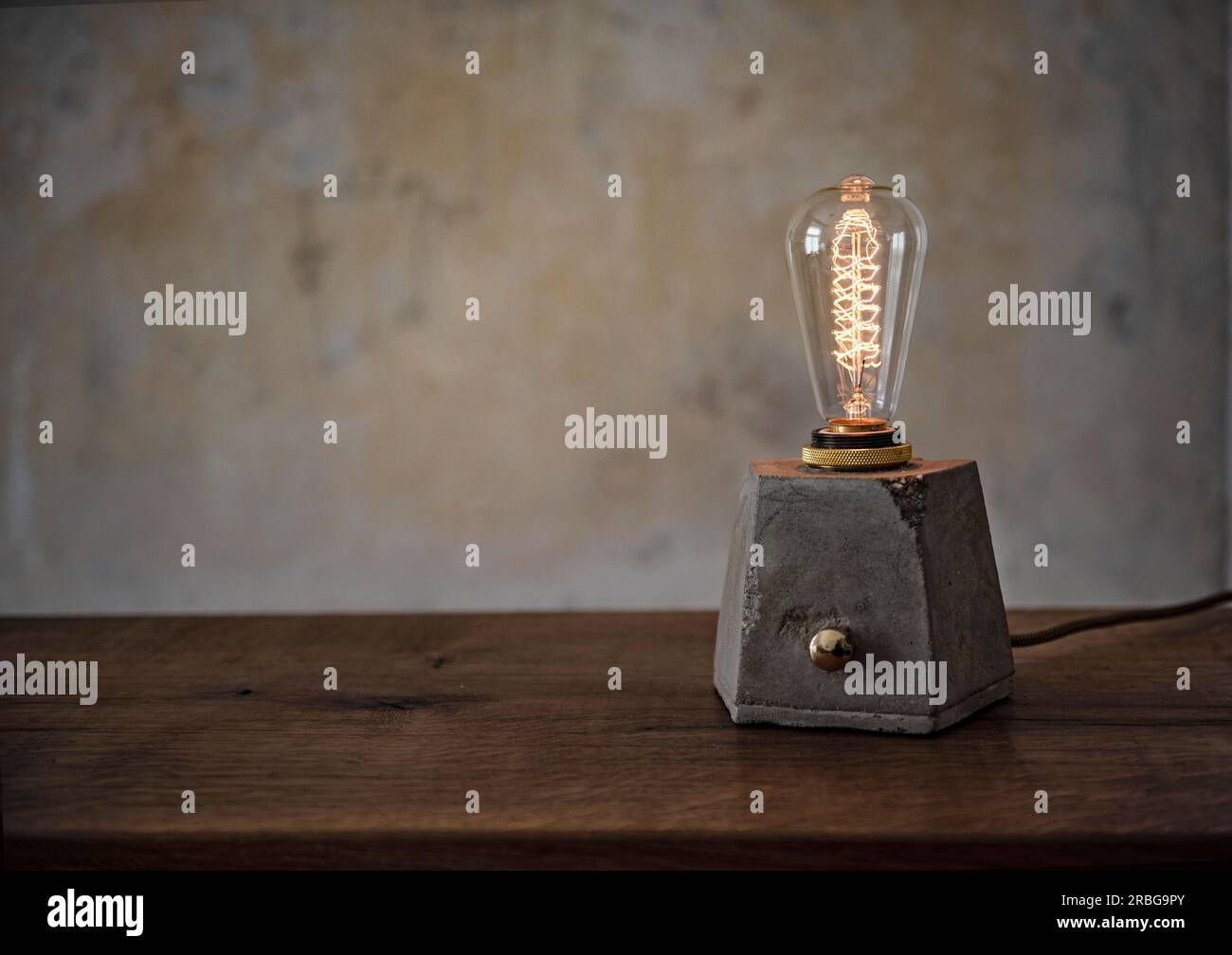 Concrete lamp Edison Stock Photo - Alamy