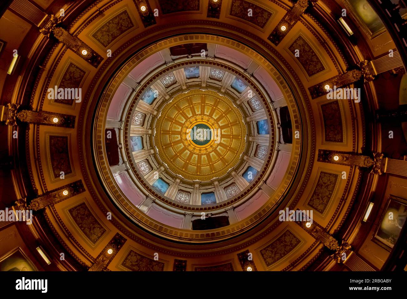 The Michigan State Capitol is the building that houses the legislative ...