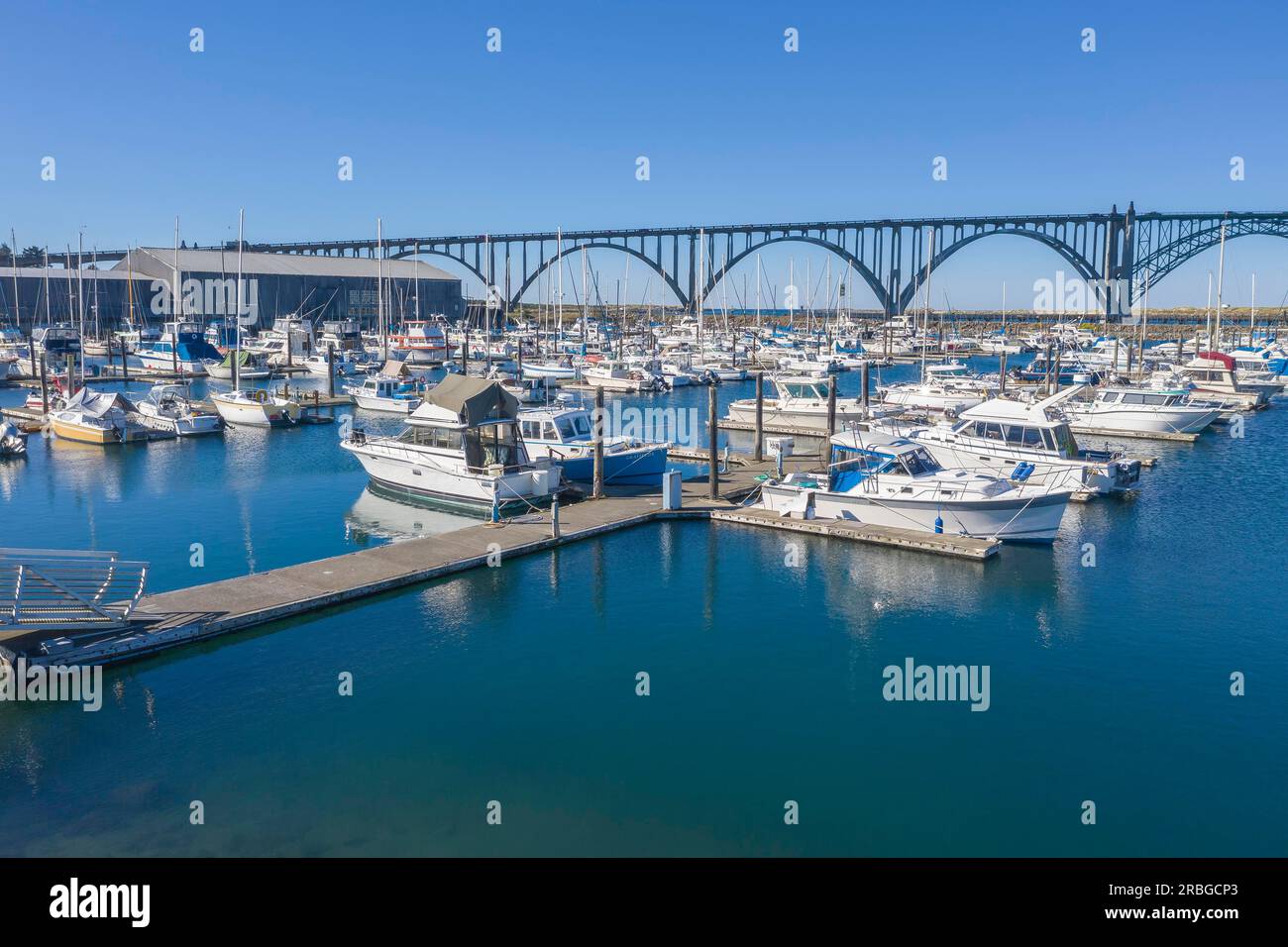 Overhead view of a marina on the Oregon coast Stock Photo - Alamy