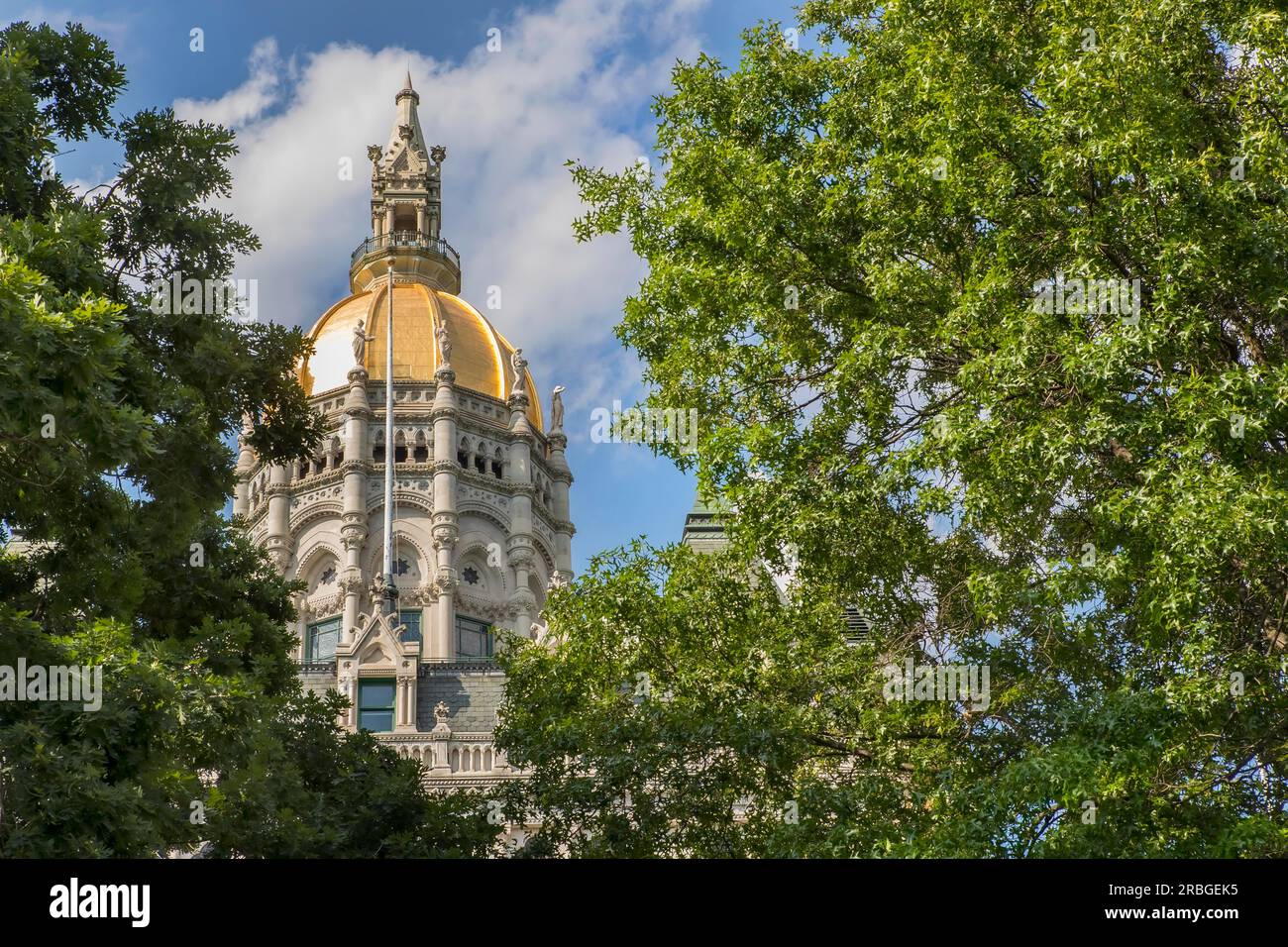 The Connecticut State Capitol building houses the Connecticut General ...