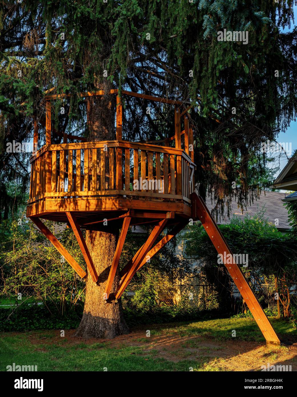 Creative storefront hi-res stock photography and images - Alamy