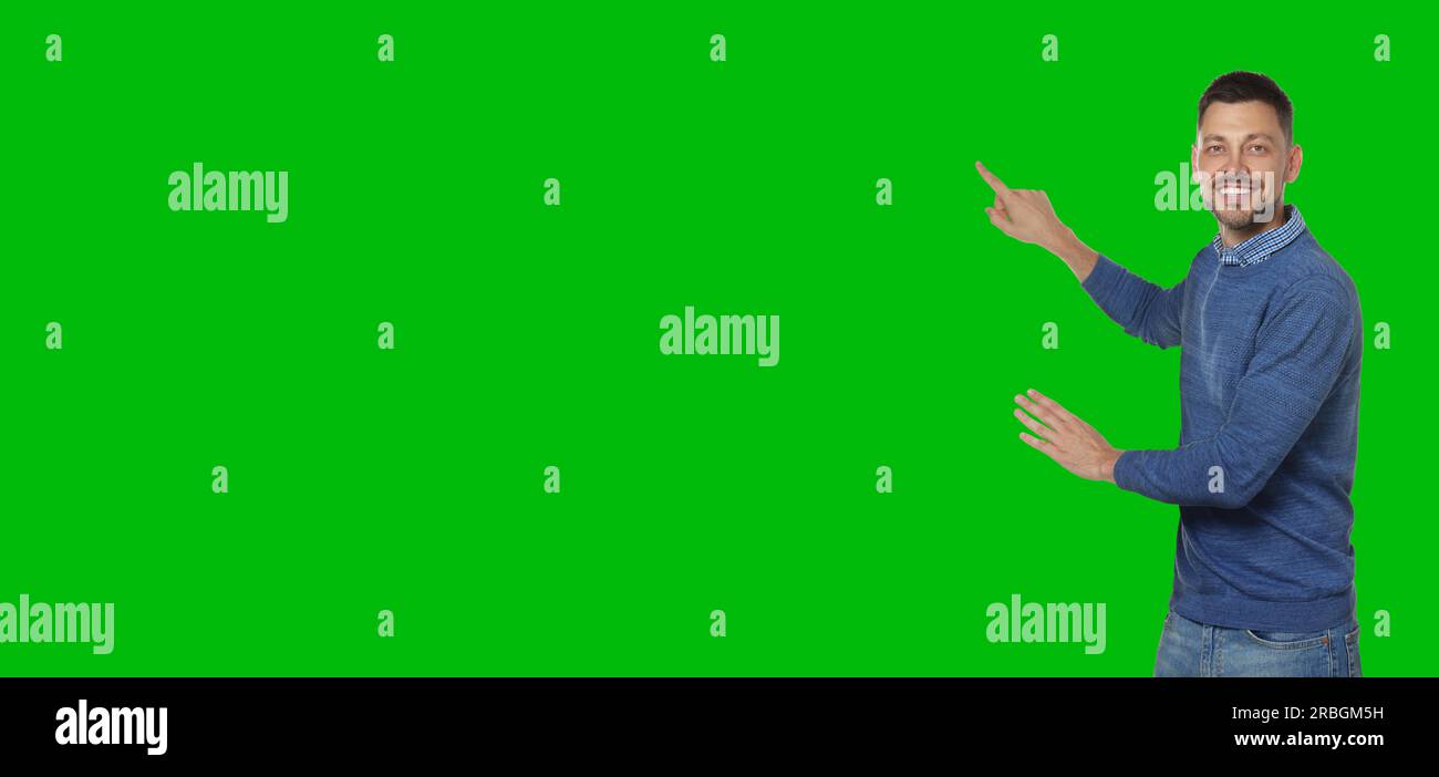 Weather reporter green screen hi-res stock photography and images - Alamy