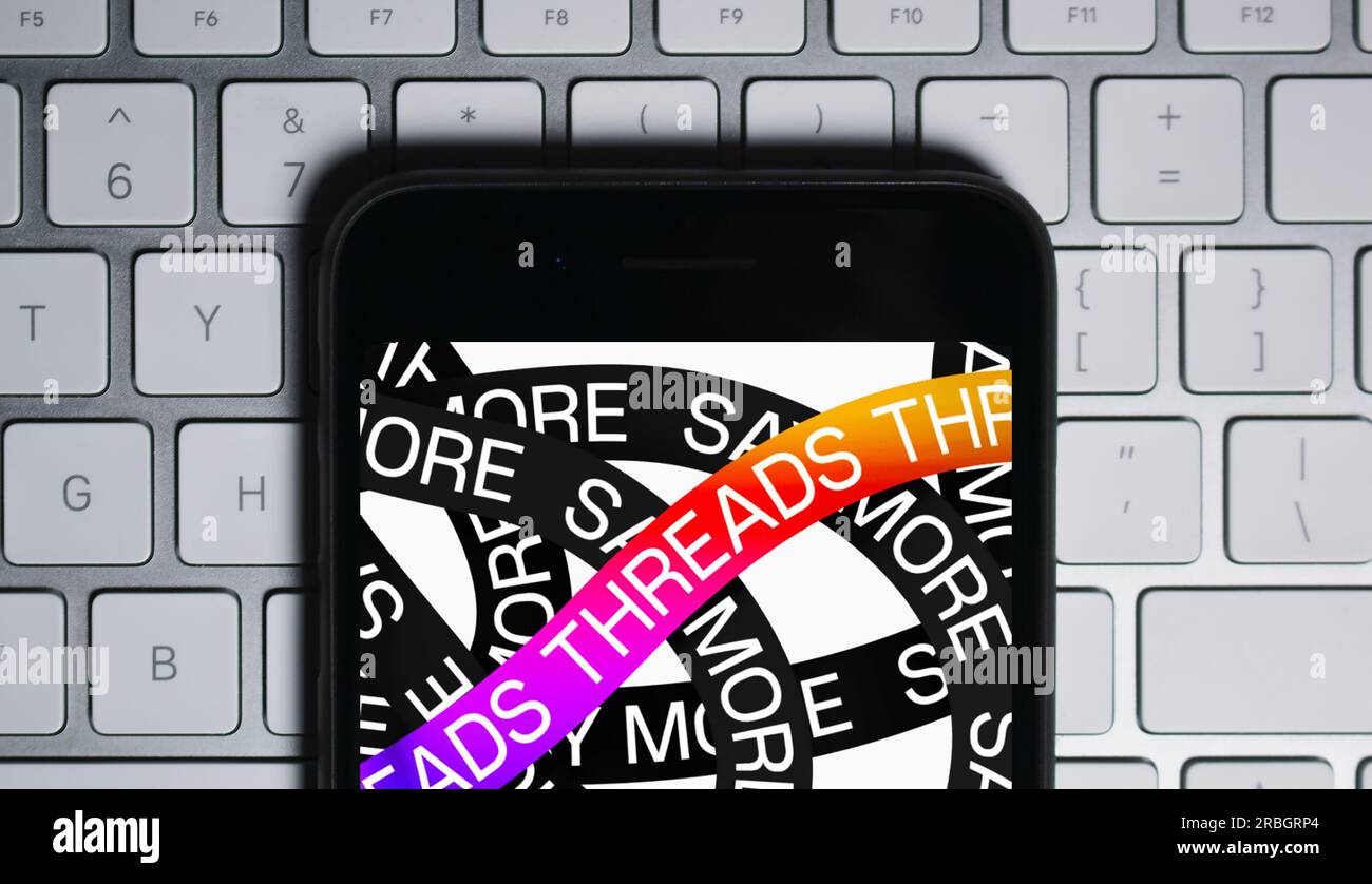 Threads meta instagram twitter app hi-res stock photography and images ...