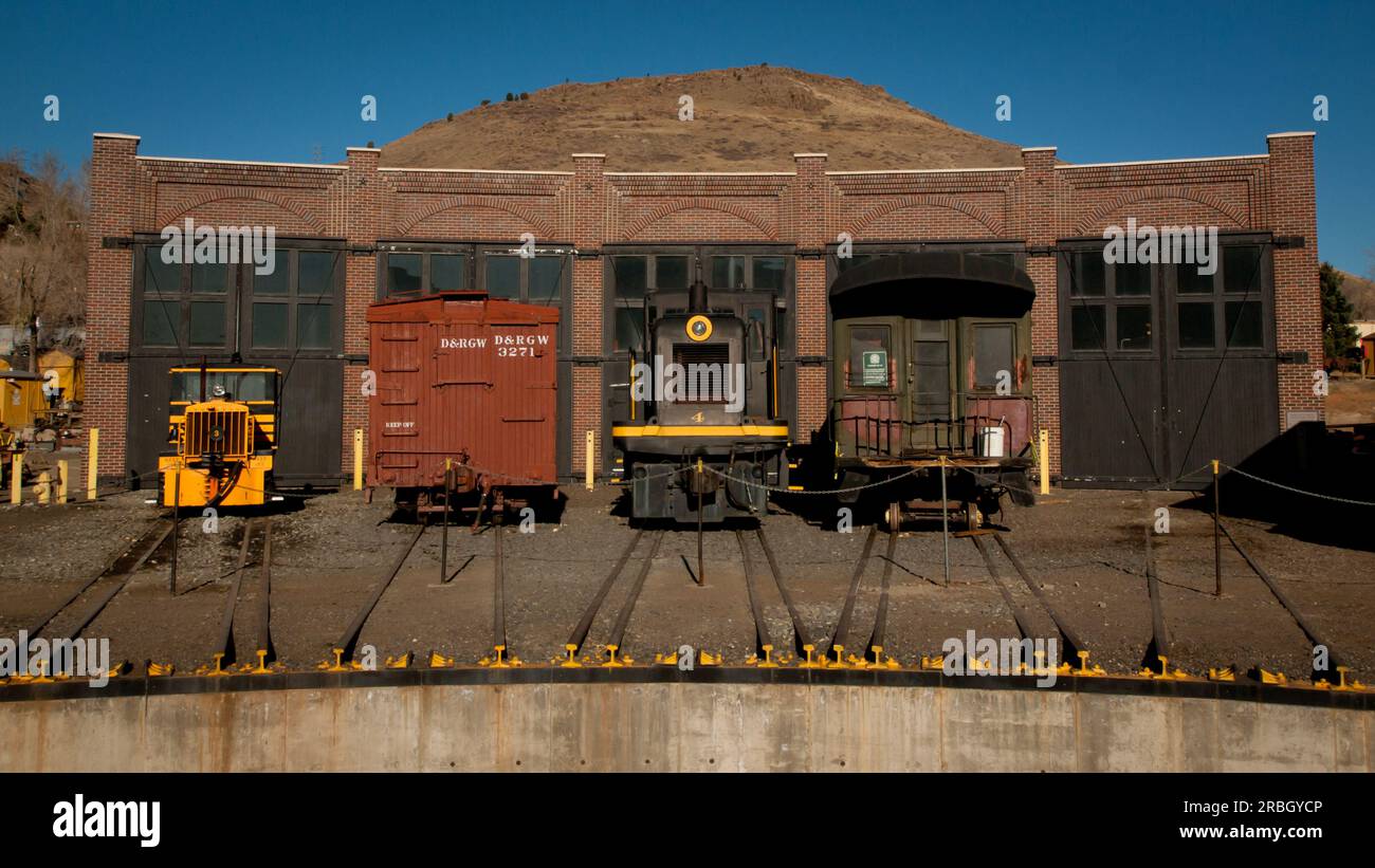 Rail road round house hi-res stock photography and images - Alamy