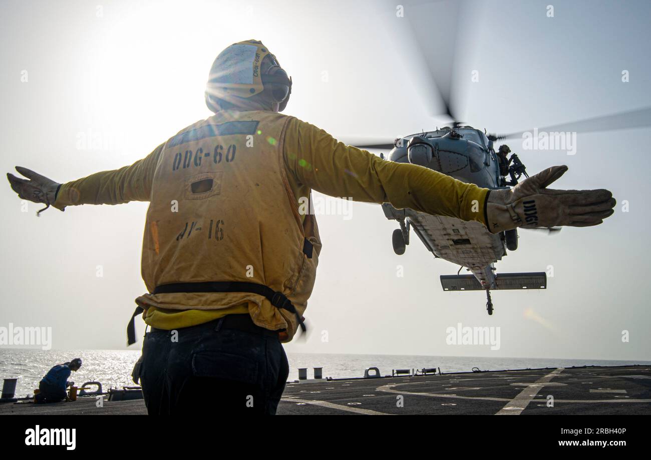 Mh 60 seahawk helicopter from helicopter hi-res stock photography and ...