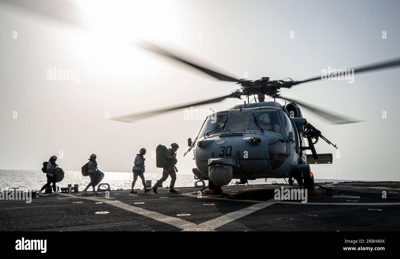 Mh 60 seahawk helicopter from helicopter hi-res stock photography and ...
