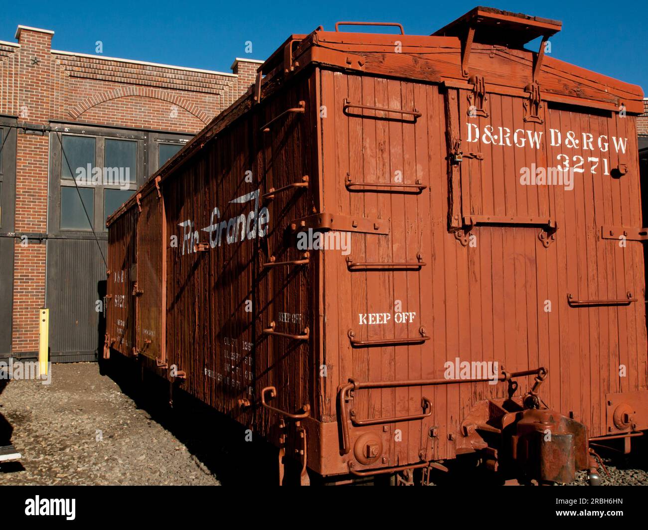 Wooden boxcar hi-res stock photography and images - Alamy