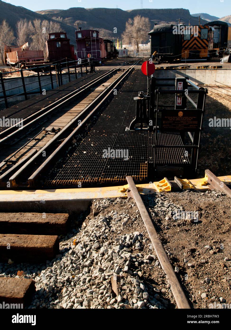 Rail road round house hi-res stock photography and images - Alamy