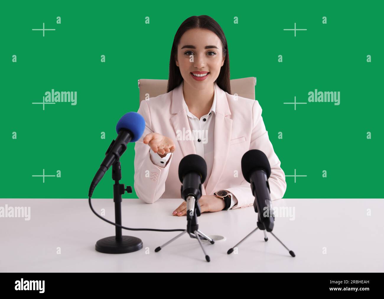 Woman news anchor hi-res stock photography and images - Alamy