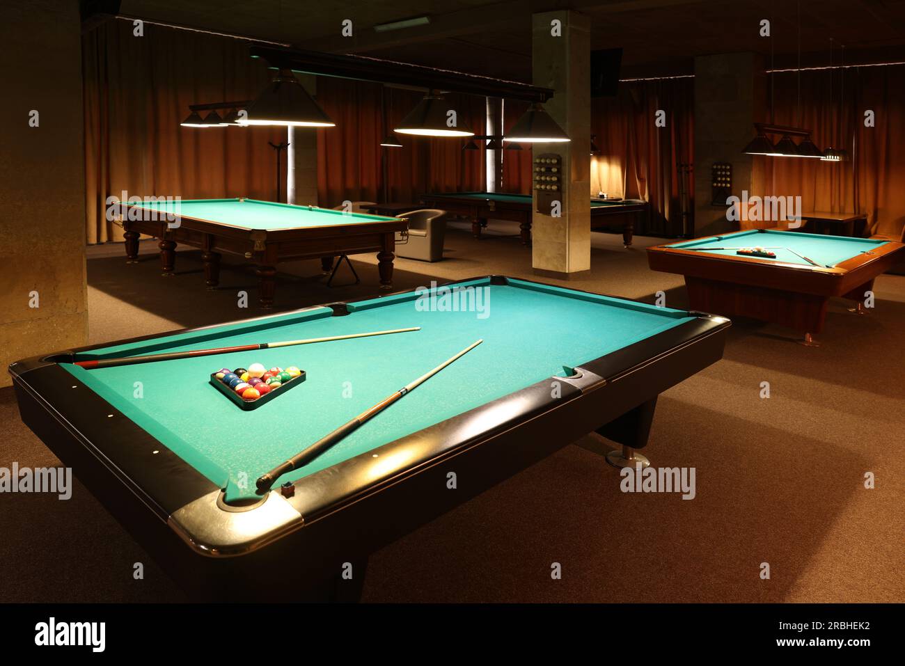 Billiard tables hi-res stock photography and images - Alamy