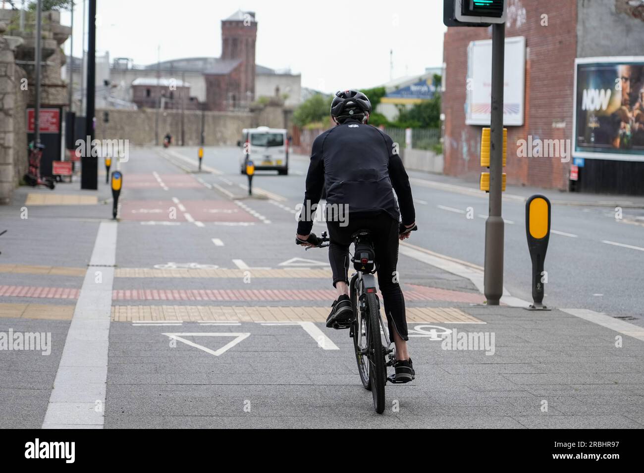 Liverpool cycle path hi-res stock photography and images - Alamy