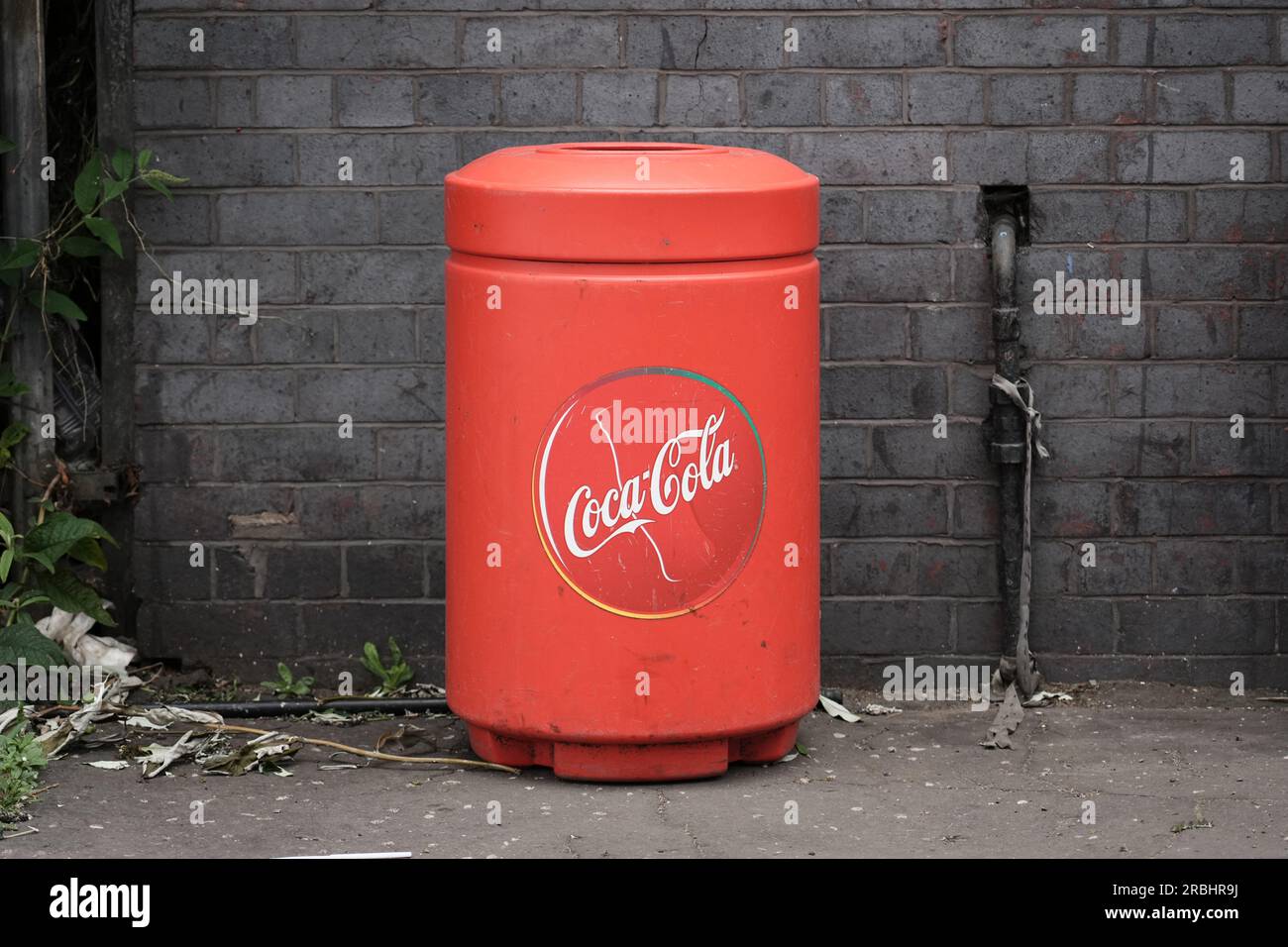 Coca cola advert litter hi-res stock photography and images - Alamy