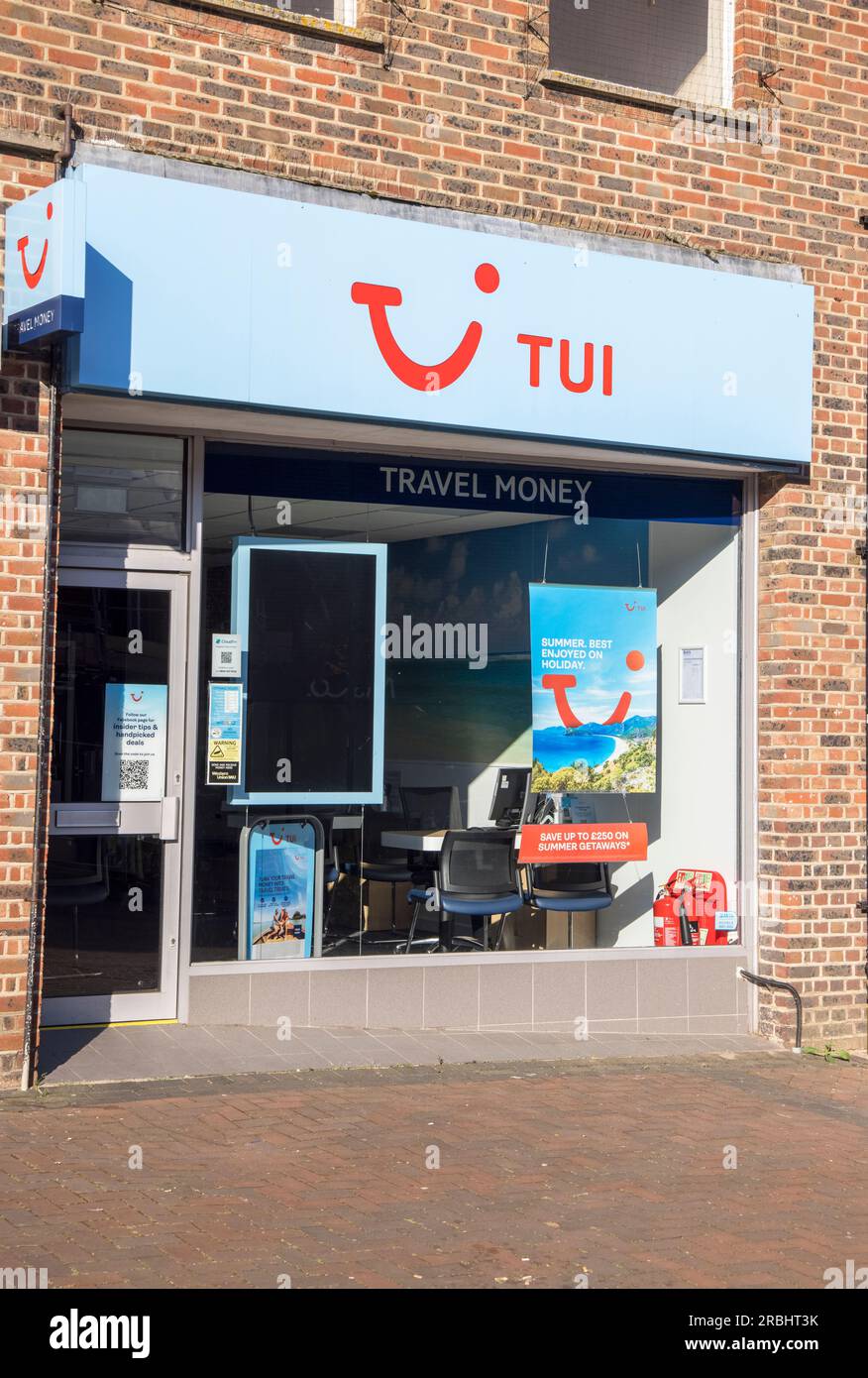 Tui shop hi-res stock photography and images - Alamy