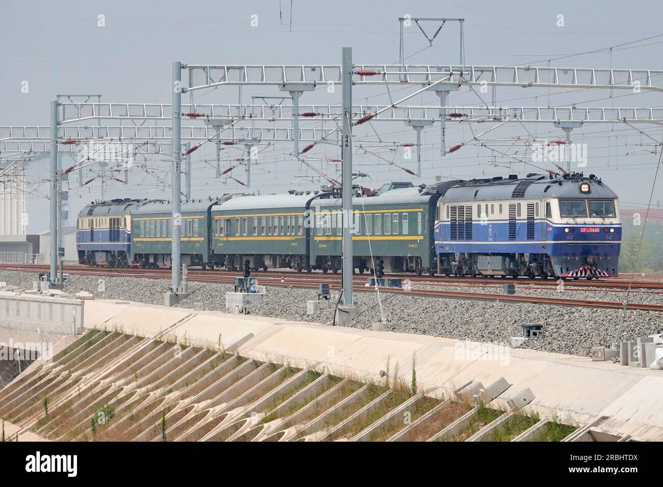 High speed railway hi-res stock photography and images - Alamy