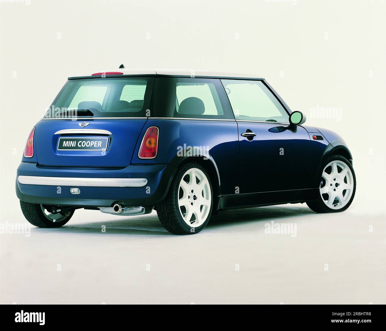 Bmw mini cooper hi-res stock photography and images - Alamy