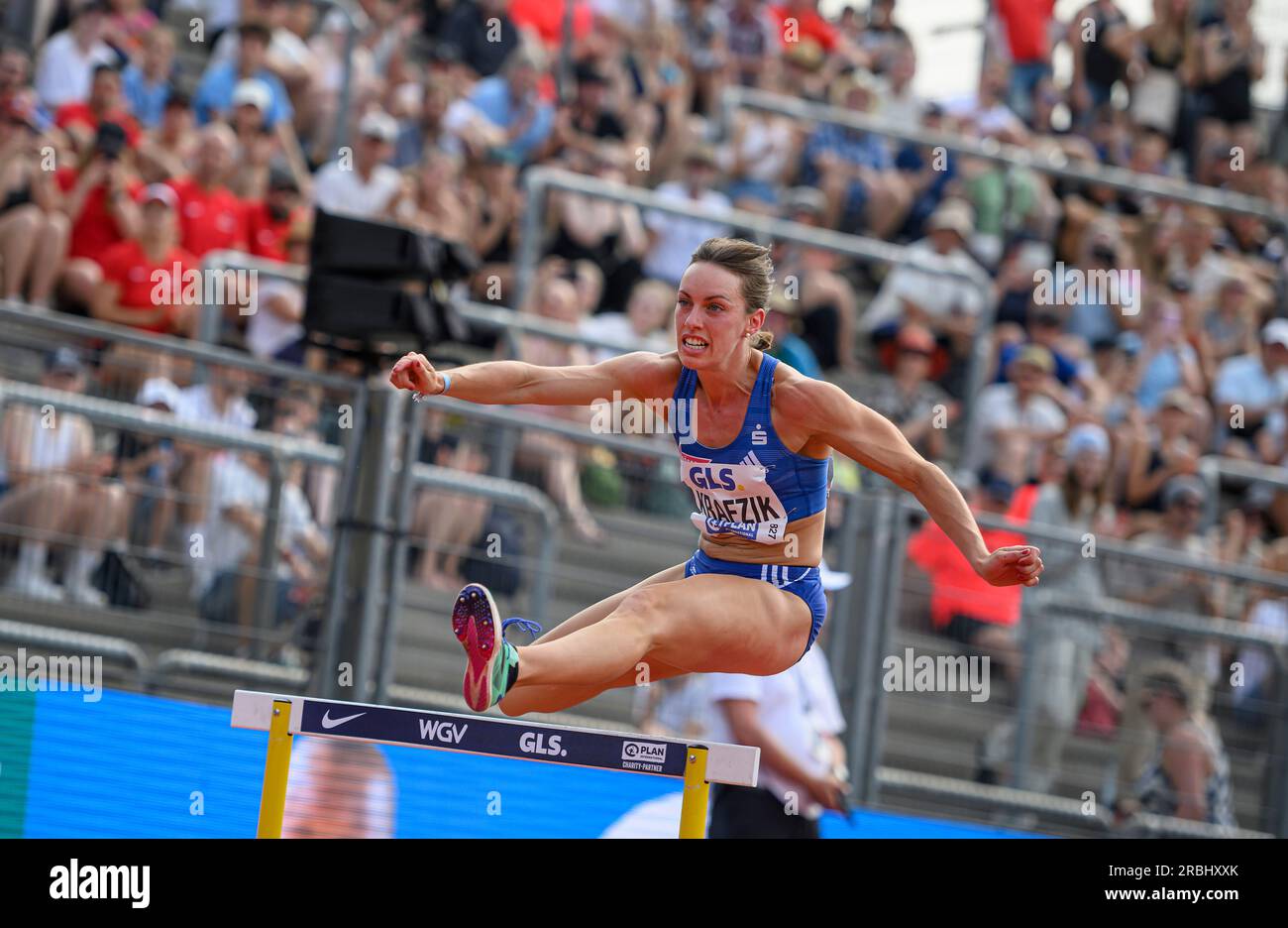 Winner Carolina KRAFZIK (VfL Sindelfingen) action, women's 400m hurdles ...