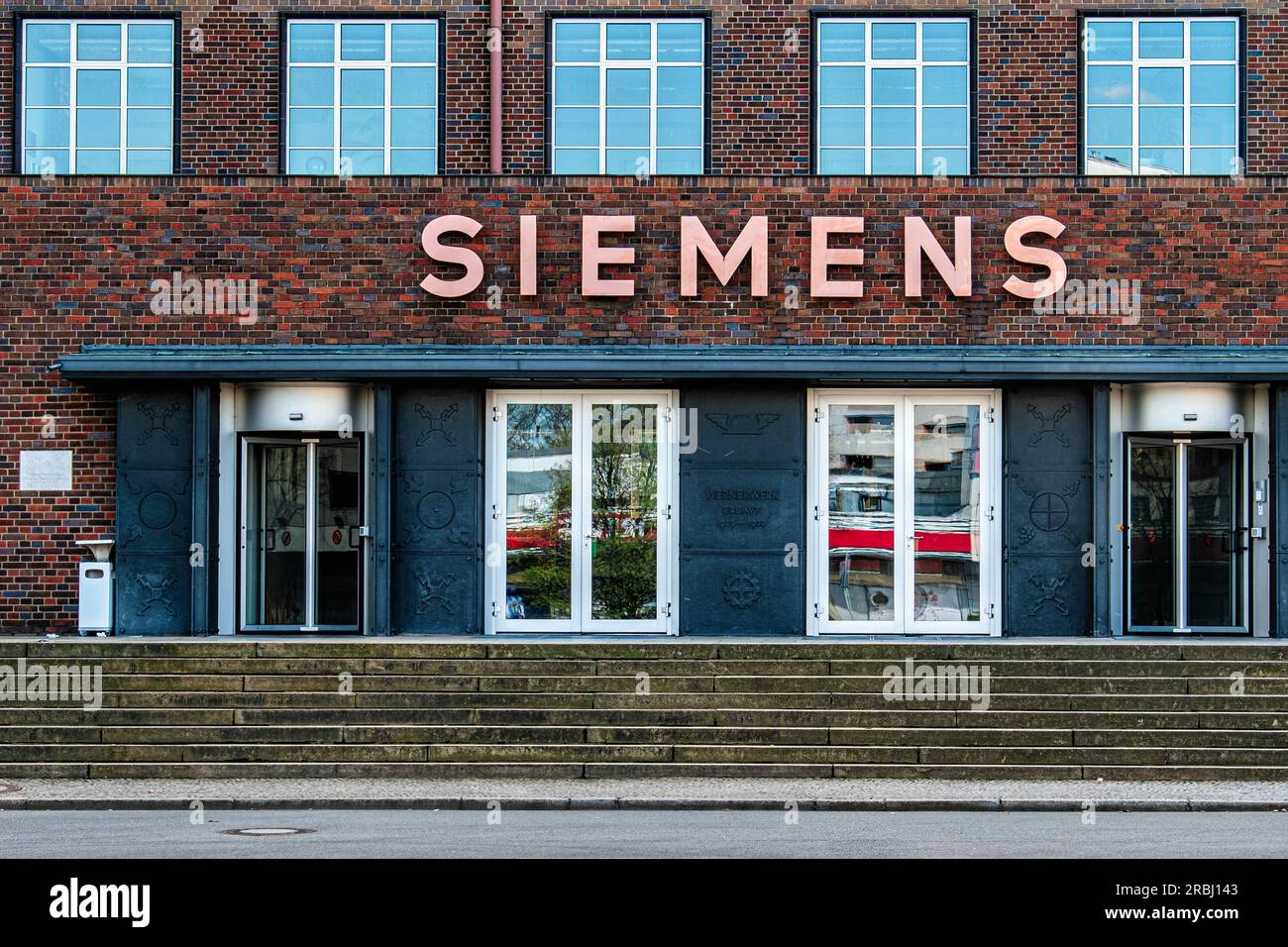 The Siemens Wernerwerk-Hochhaus office tower built 1928-1930 ...