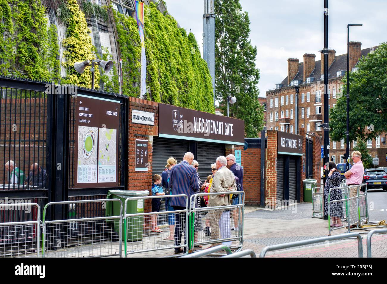 Kennington gate hi-res stock photography and images - Alamy