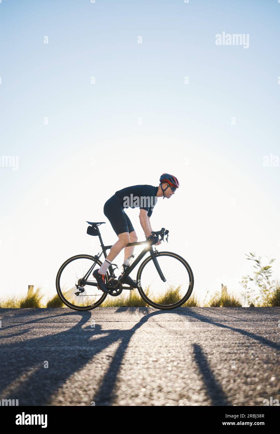 Cyclist riding on bicycle marathon hi-res stock photography and images ...