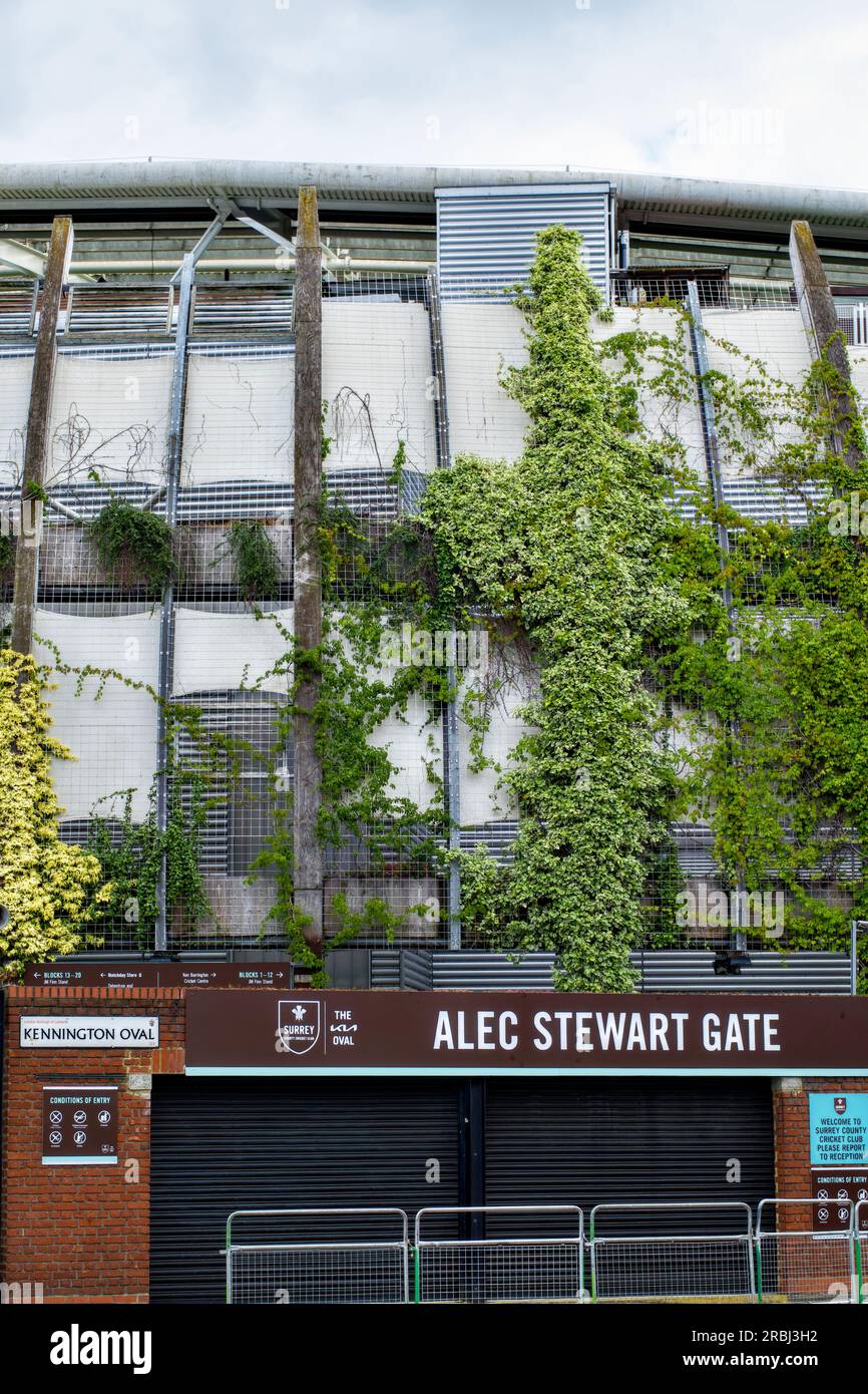 Kennington gate hi-res stock photography and images - Alamy