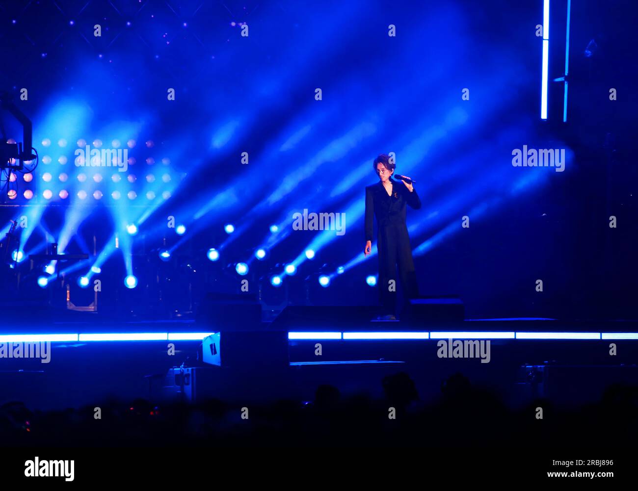 Taiwanese singer Terry Lin holds concert in Yichang City, central China ...
