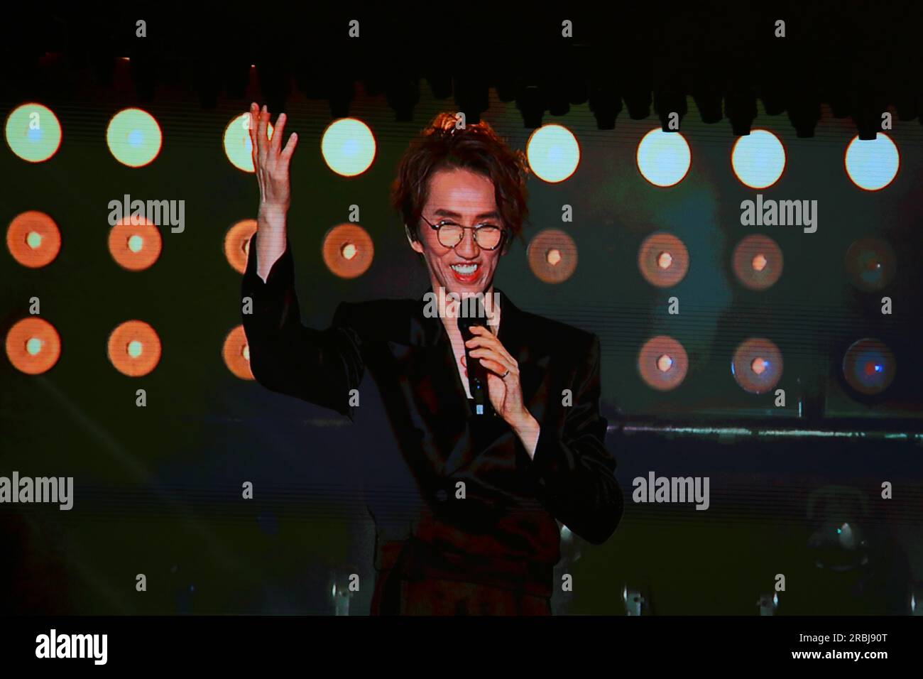 Taiwanese singer Terry Lin holds concert in Yichang City, central China ...