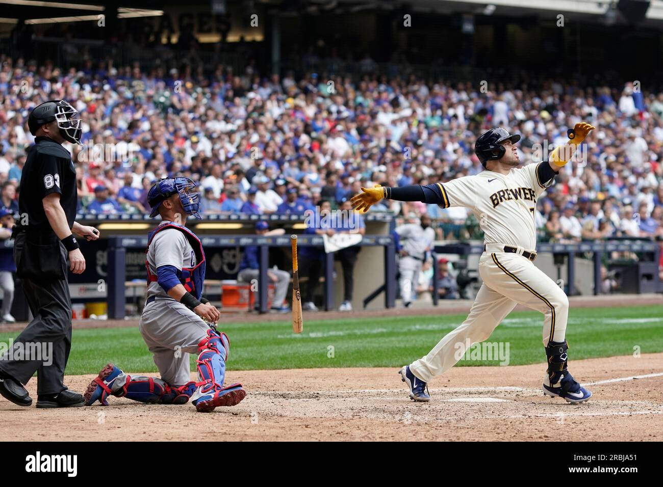 Milwaukee Brewers' Victor Caratini hits a home run during the eighth ...