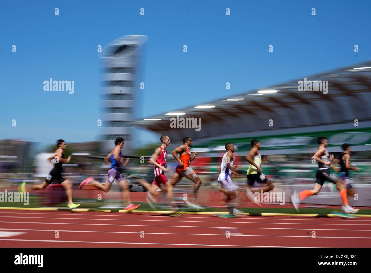 Athletes compete in the men's 800 meter preliminary race during the U.S ...
