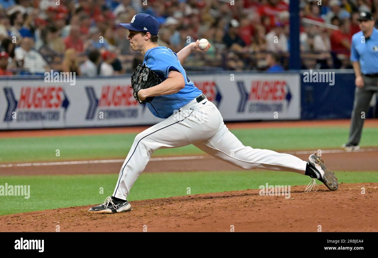 Tampa Bay Rays reliever Kevin Kelly pitches during a baseball game ...