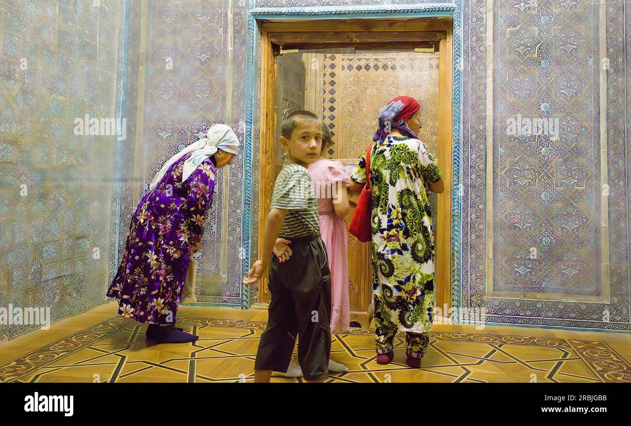 Hoping for something important Stock Photo - Alamy