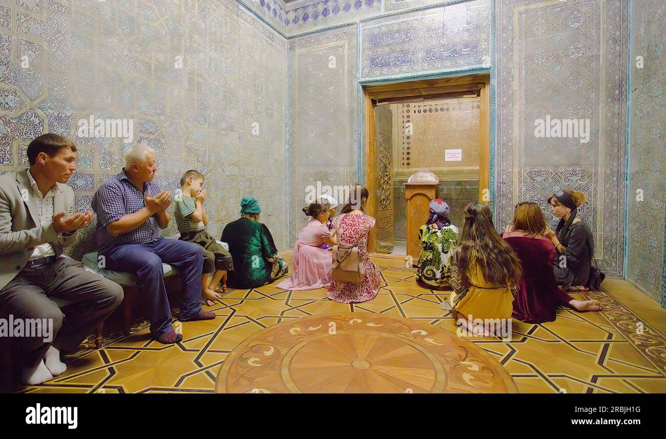 Something important hi-res stock photography and images - Alamy