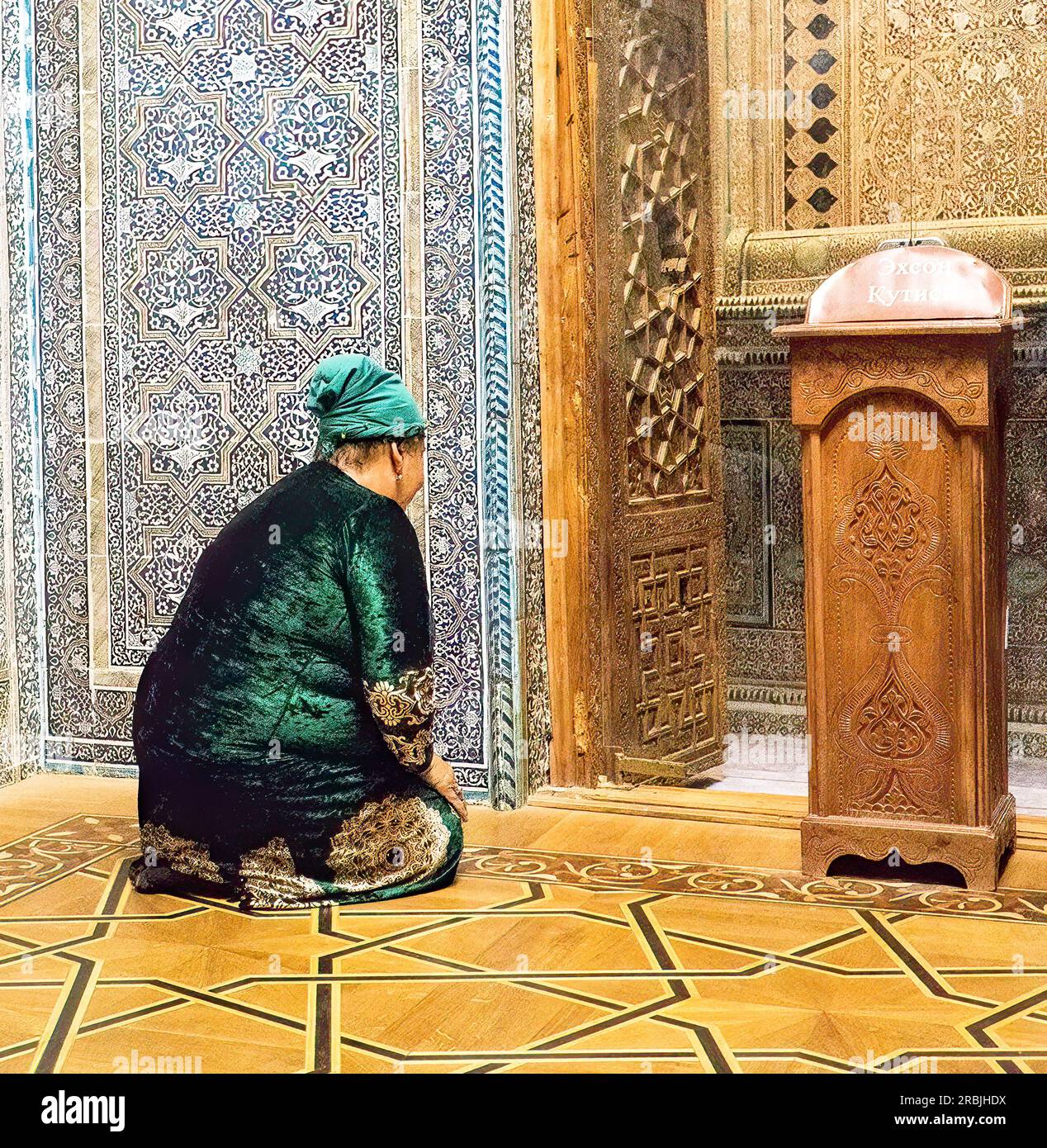 Hoping for something important Stock Photo - Alamy