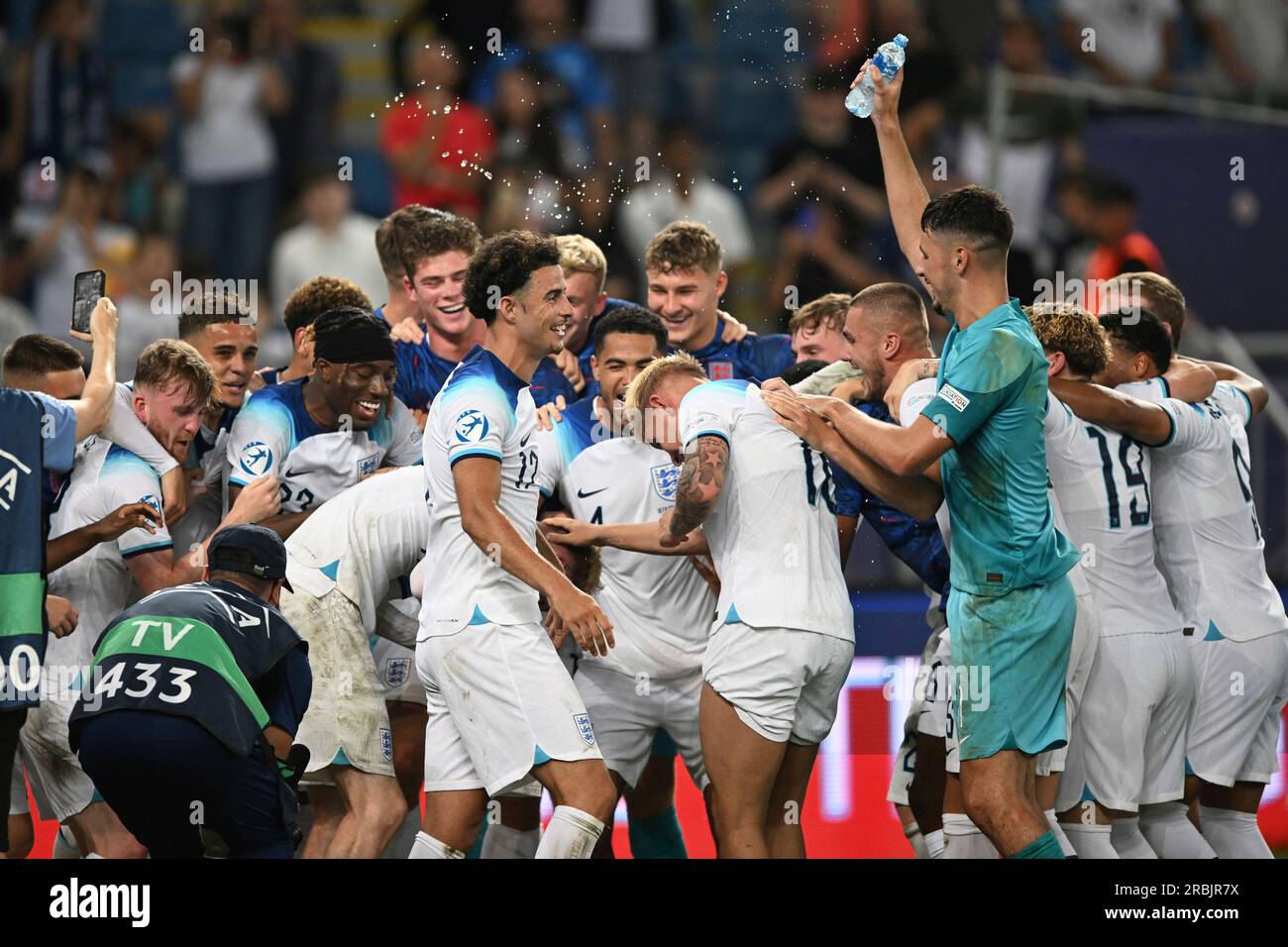 England's players celebrate their 1-0 victory in the Euro 2023 U21 Championship final soccer ...