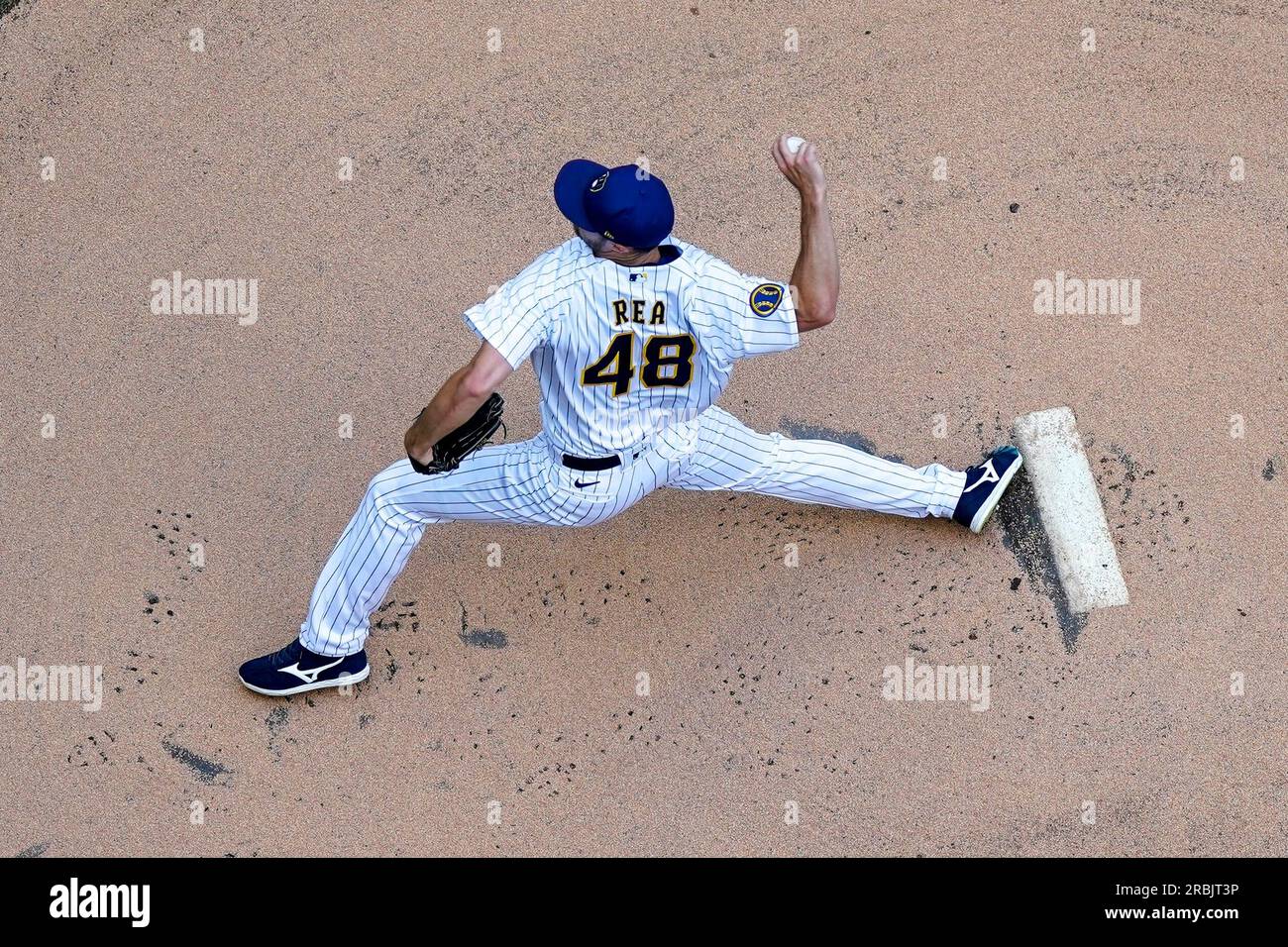 Milwaukee Brewers starting pitcher Colin Rea throws during the first ...