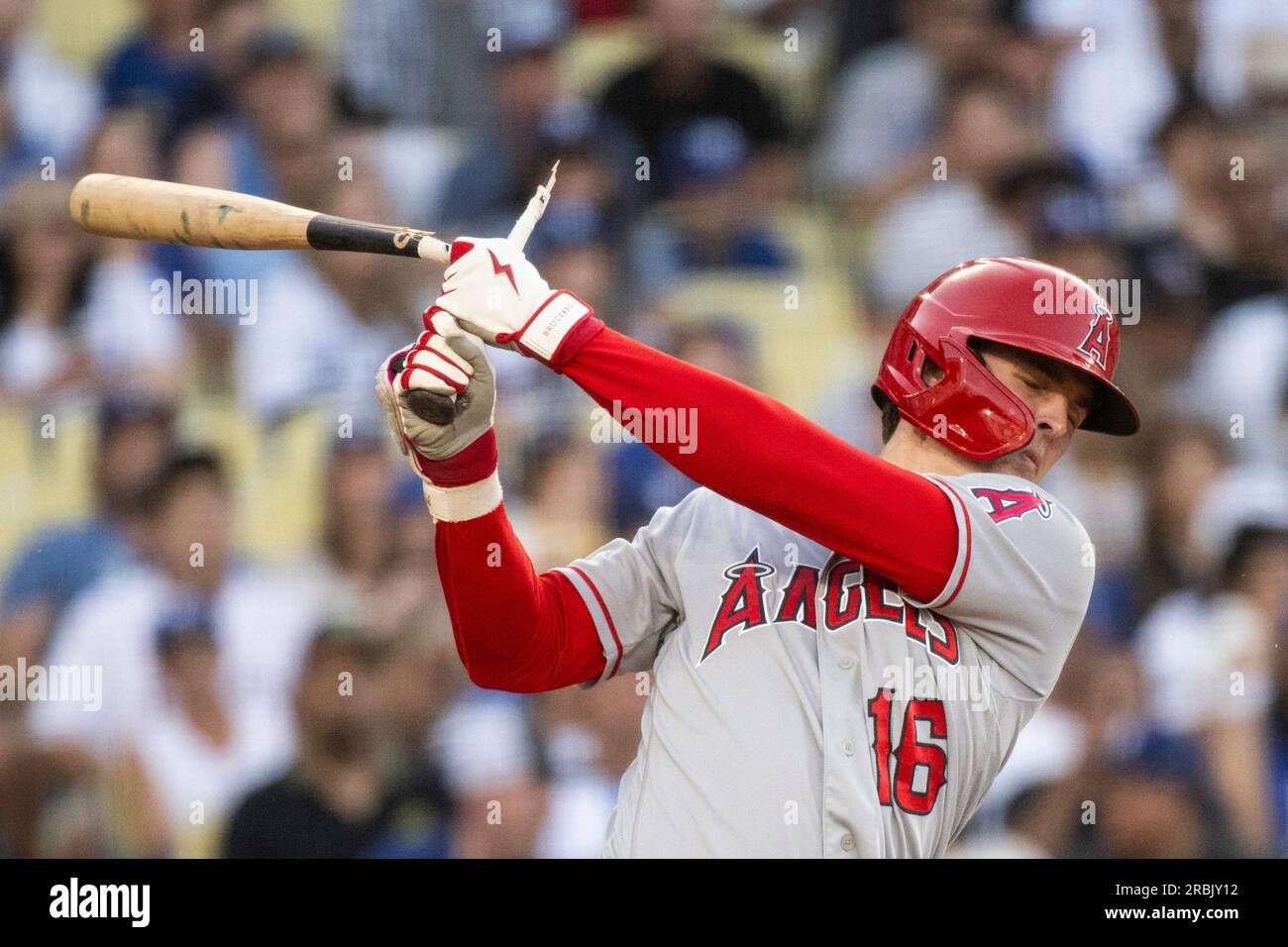 Los Angeles Angels' Mickey Moniak (16) breaks his bat during the third ...
