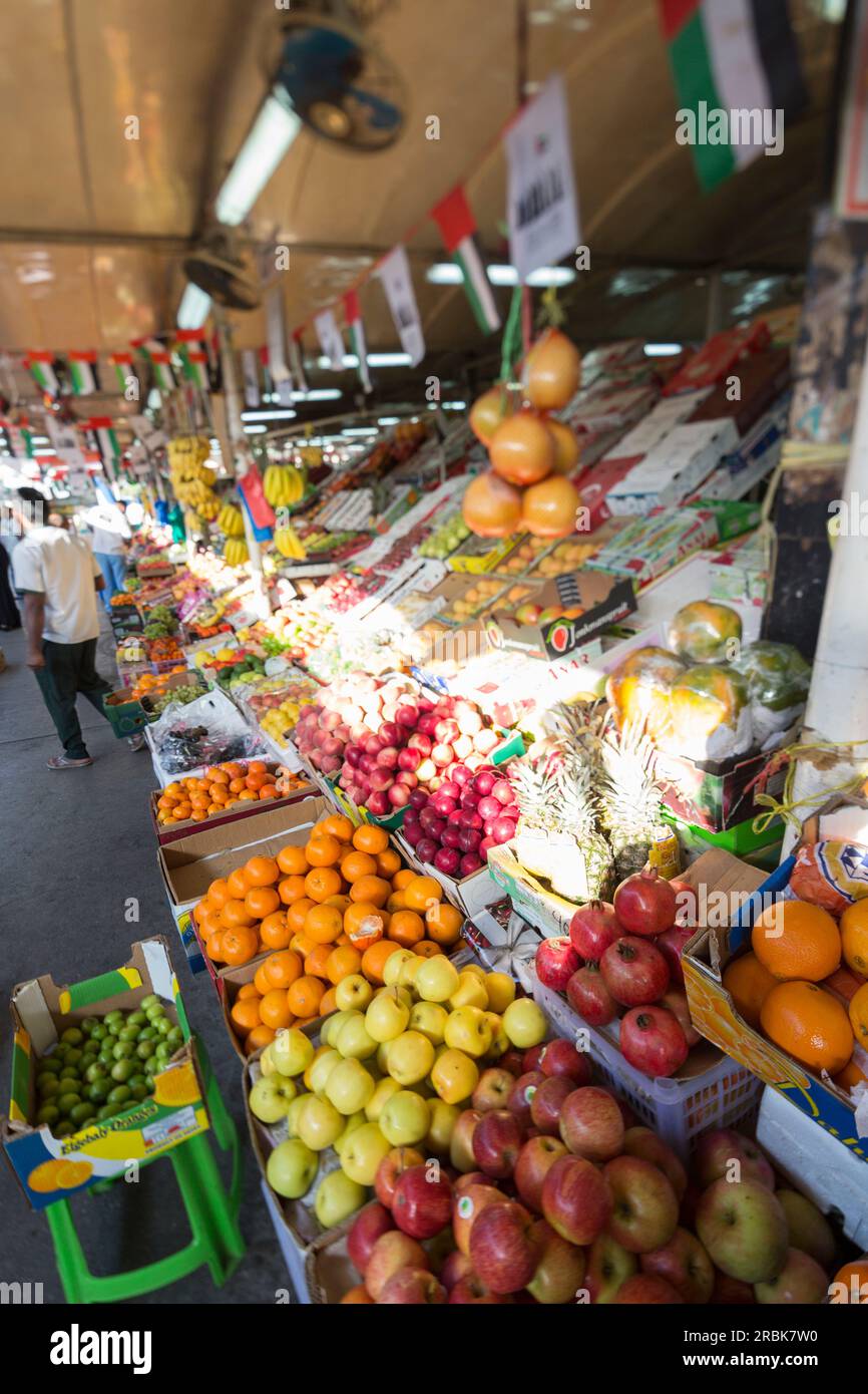 UAE, Dubai, fruit stall at the Shindagha fruit & veg Market Stock Photo ...