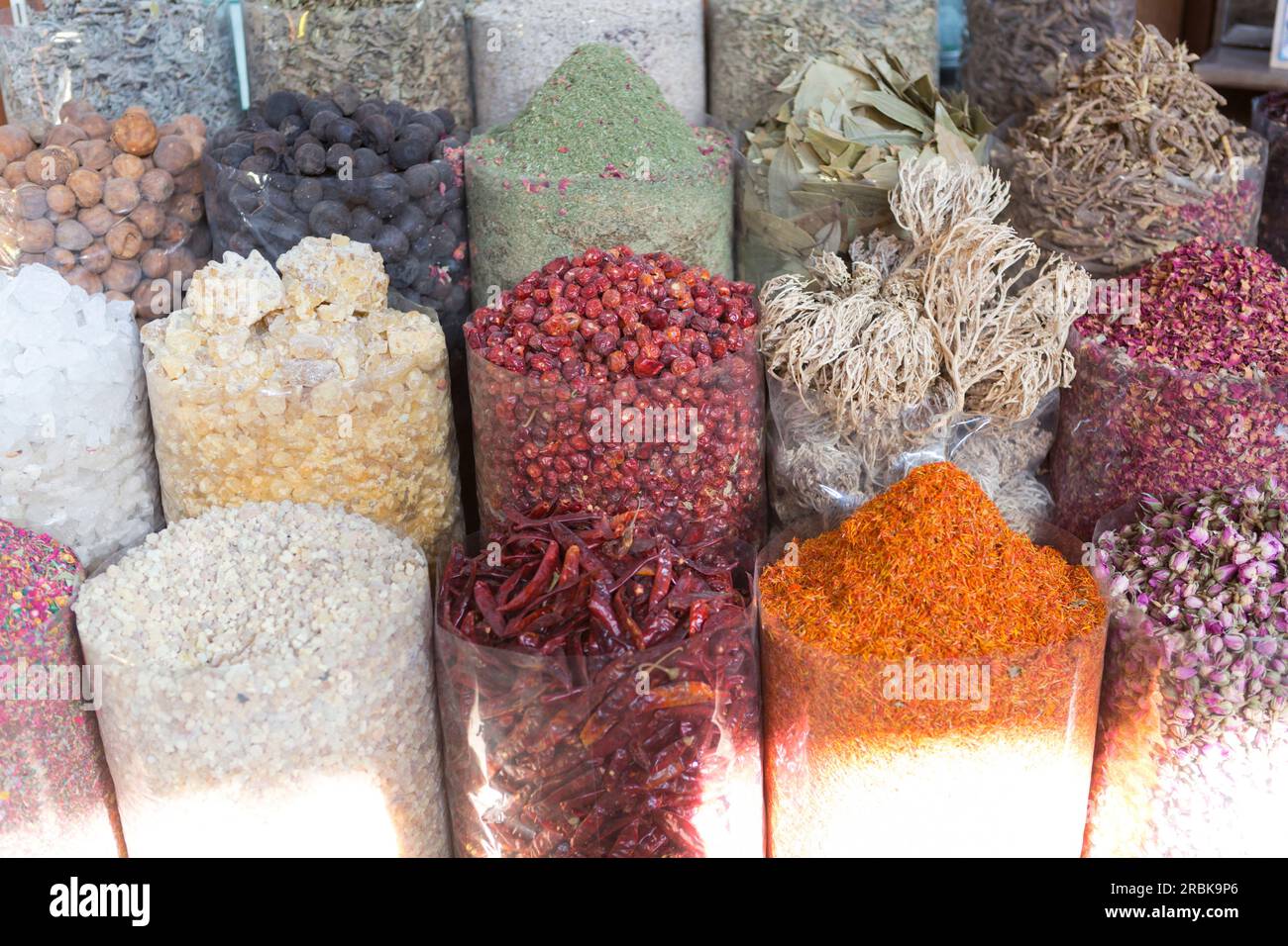 UAE, Dubai, spices for sale at the Deira market Stock Photo - Alamy