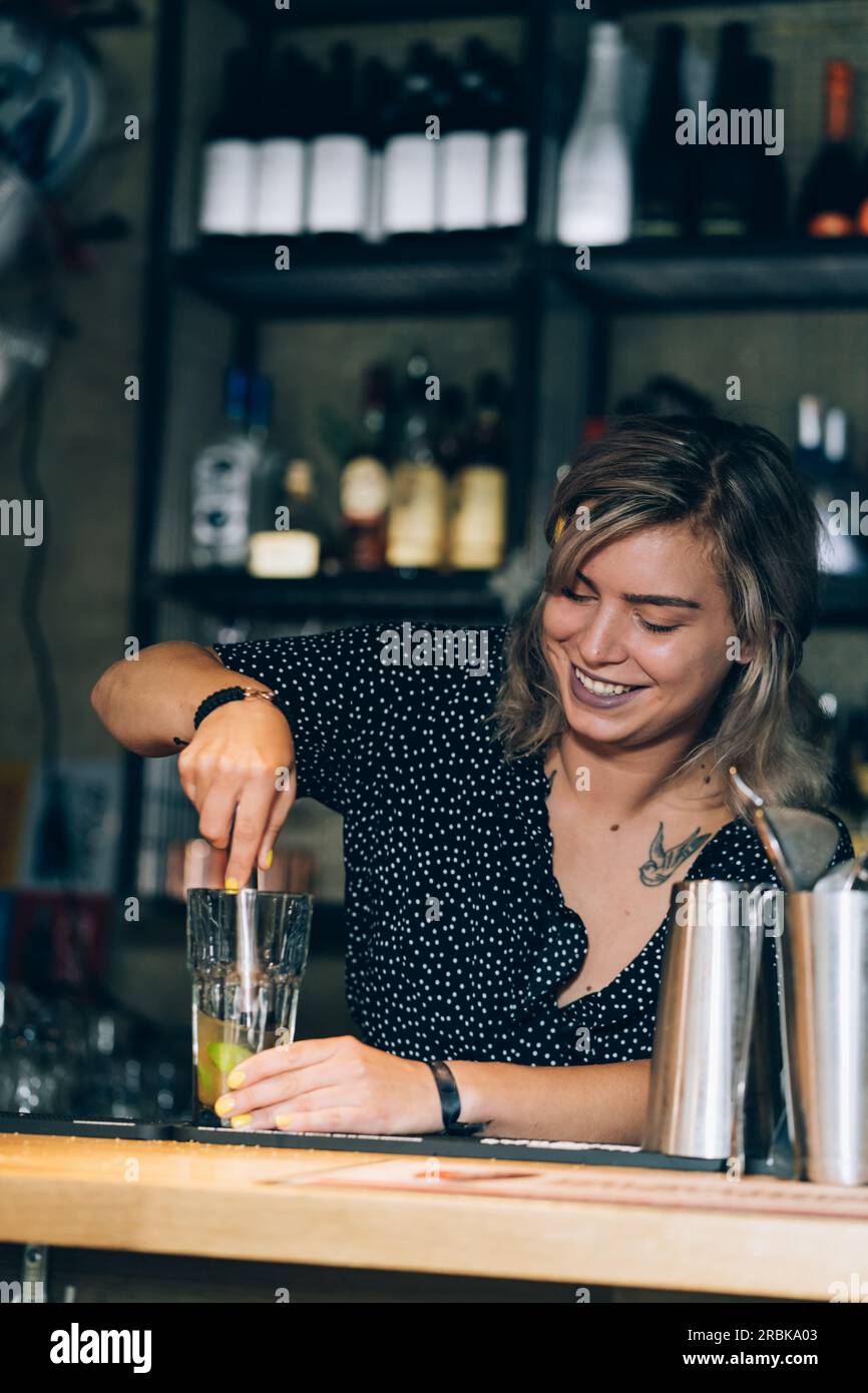 Glass classic mojito cocktail hi-res stock photography and images - Alamy