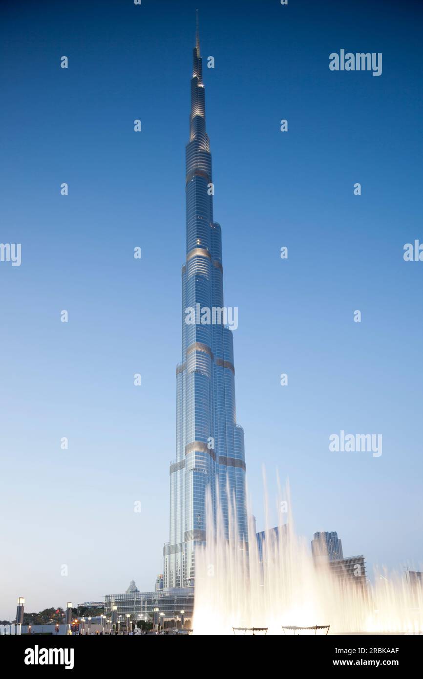 Burj khalifa skyscraper dubai hi-res stock photography and images - Alamy