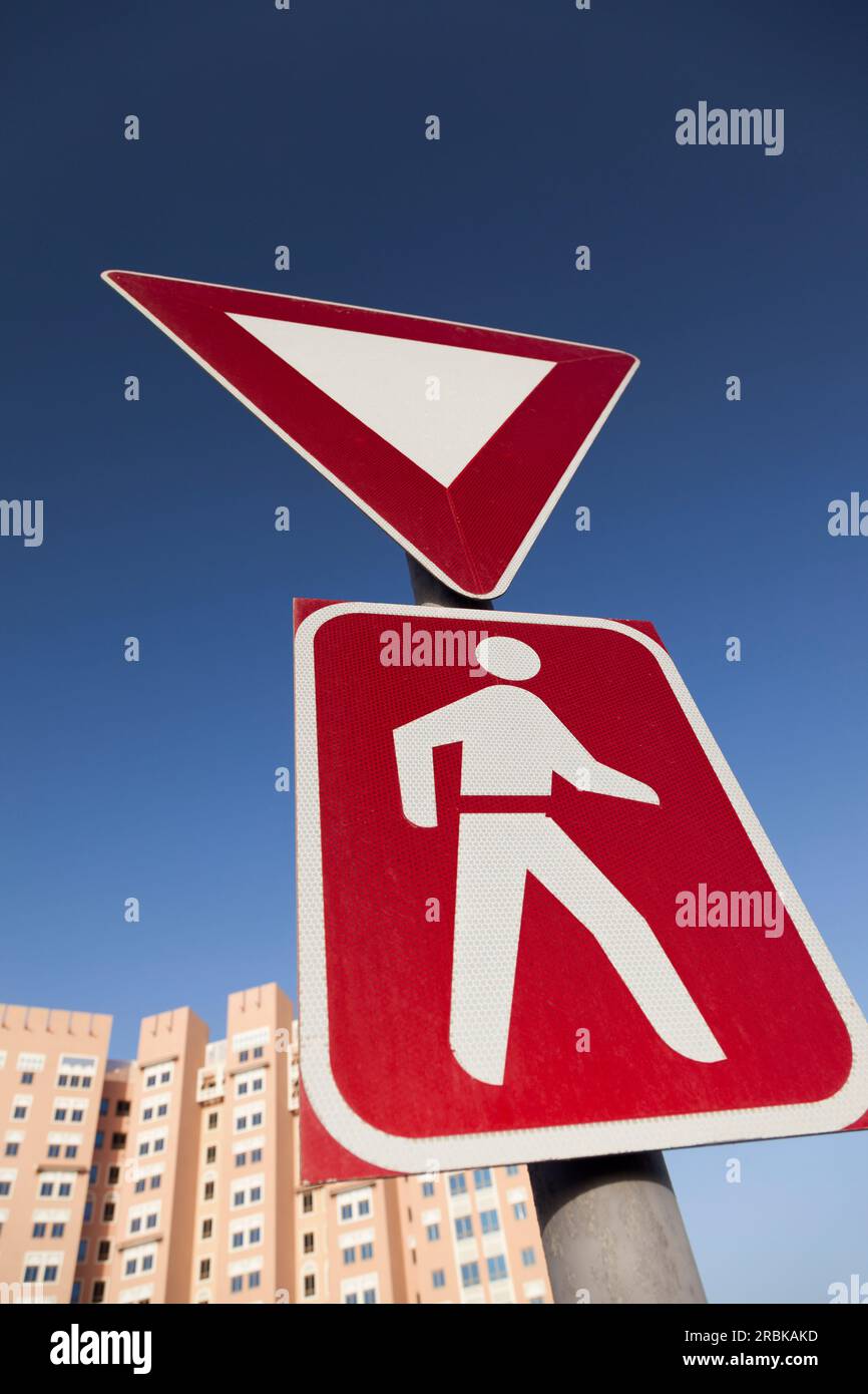 UAE, Dubai, Pedestrian sign post at Ibn Battuta gate Stock Photo - Alamy