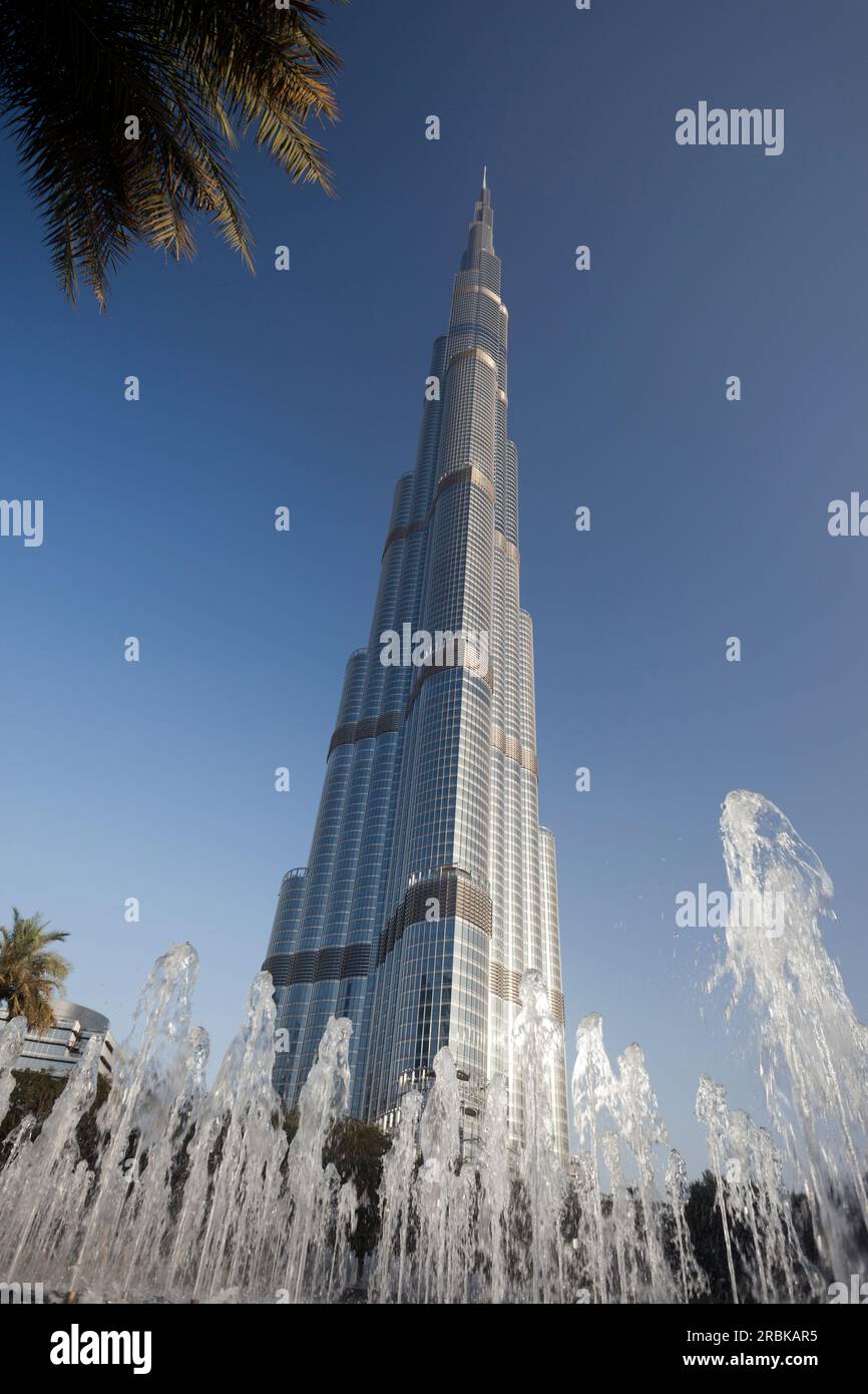 UAE, Dubai, the iconic Burj Khalifa skyscraper, the highest building in ...