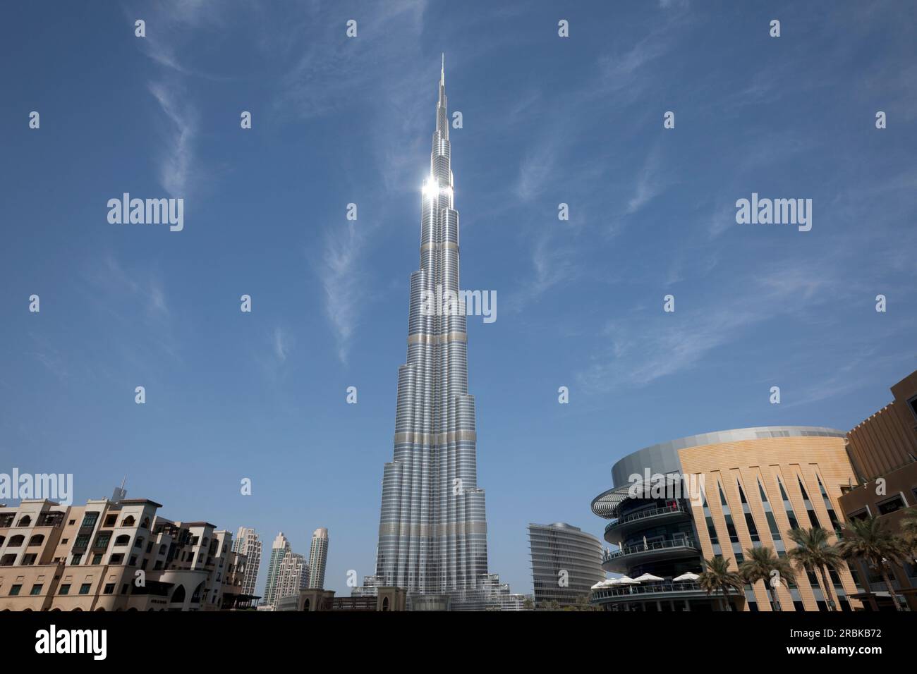 UAE, Dubai, the iconic Burj Khalifa skyscraper, the highest building in ...