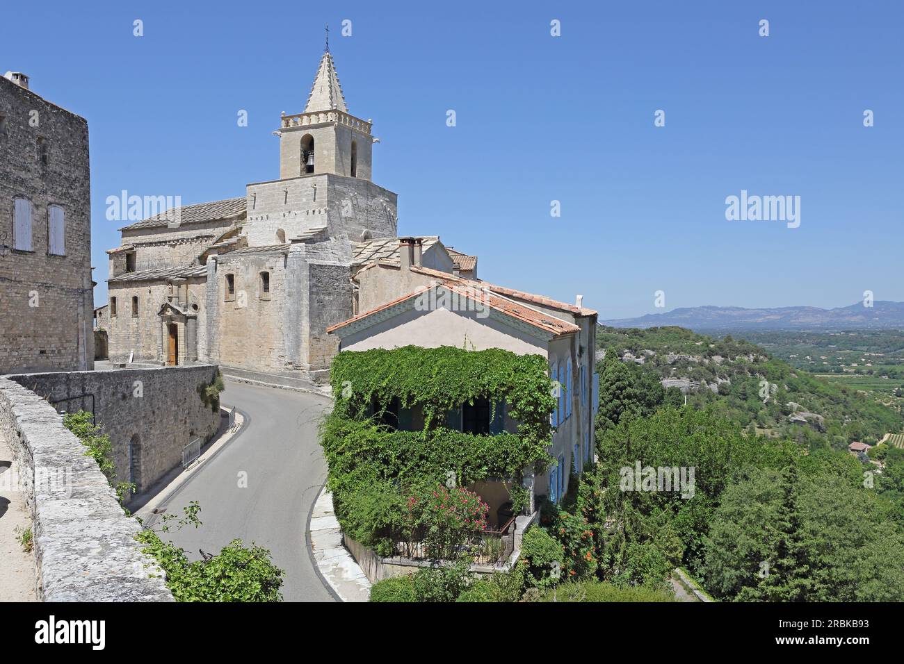 Venasque hi-res stock photography and images - Alamy