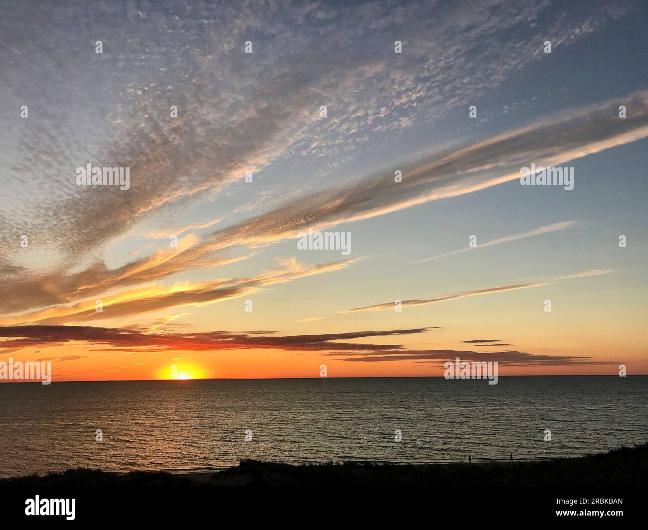 The perfect Cape Cod Bay sunset as seen from Wellfleet Stock Photo - Alamy