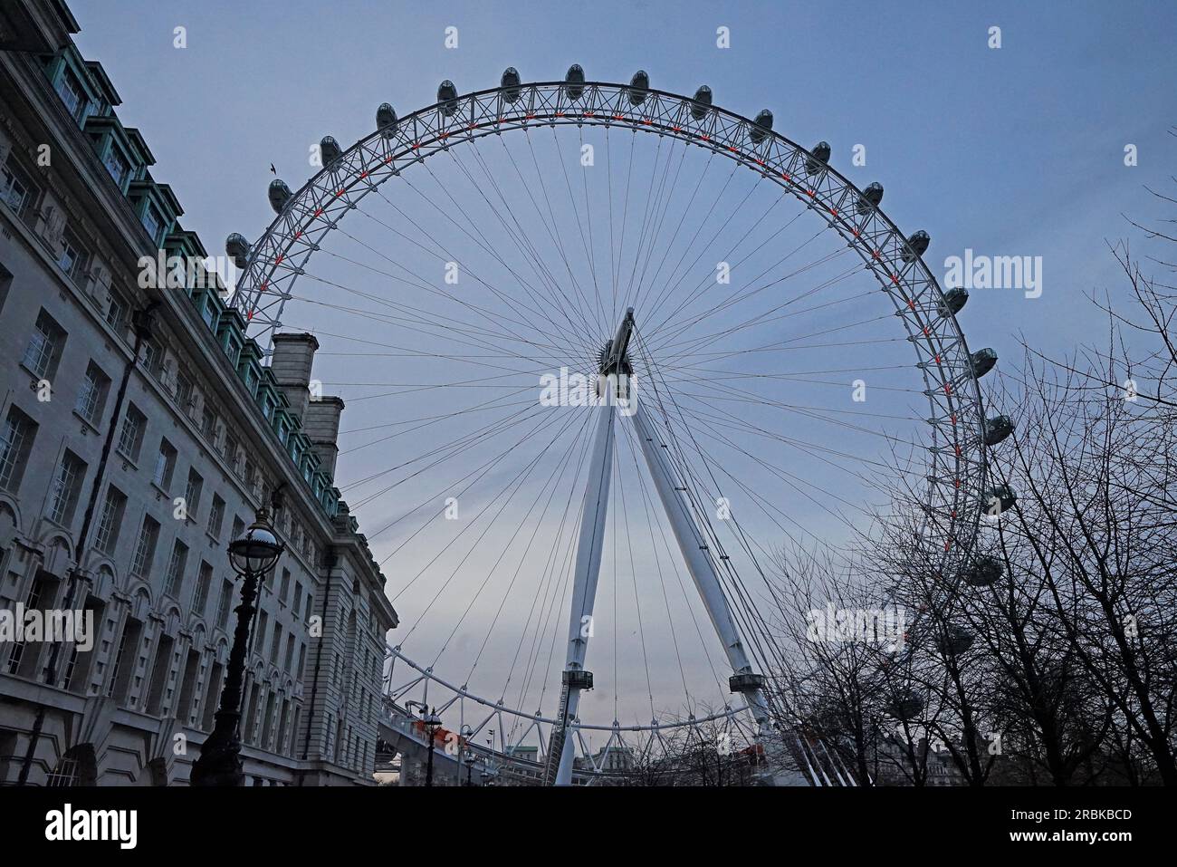 Exterior European architecture and design of London eye Ferris wheel ...