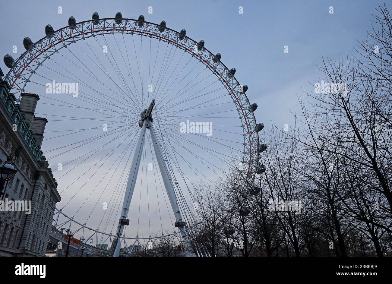 Exterior European architecture and design of London eye Ferris wheel ...